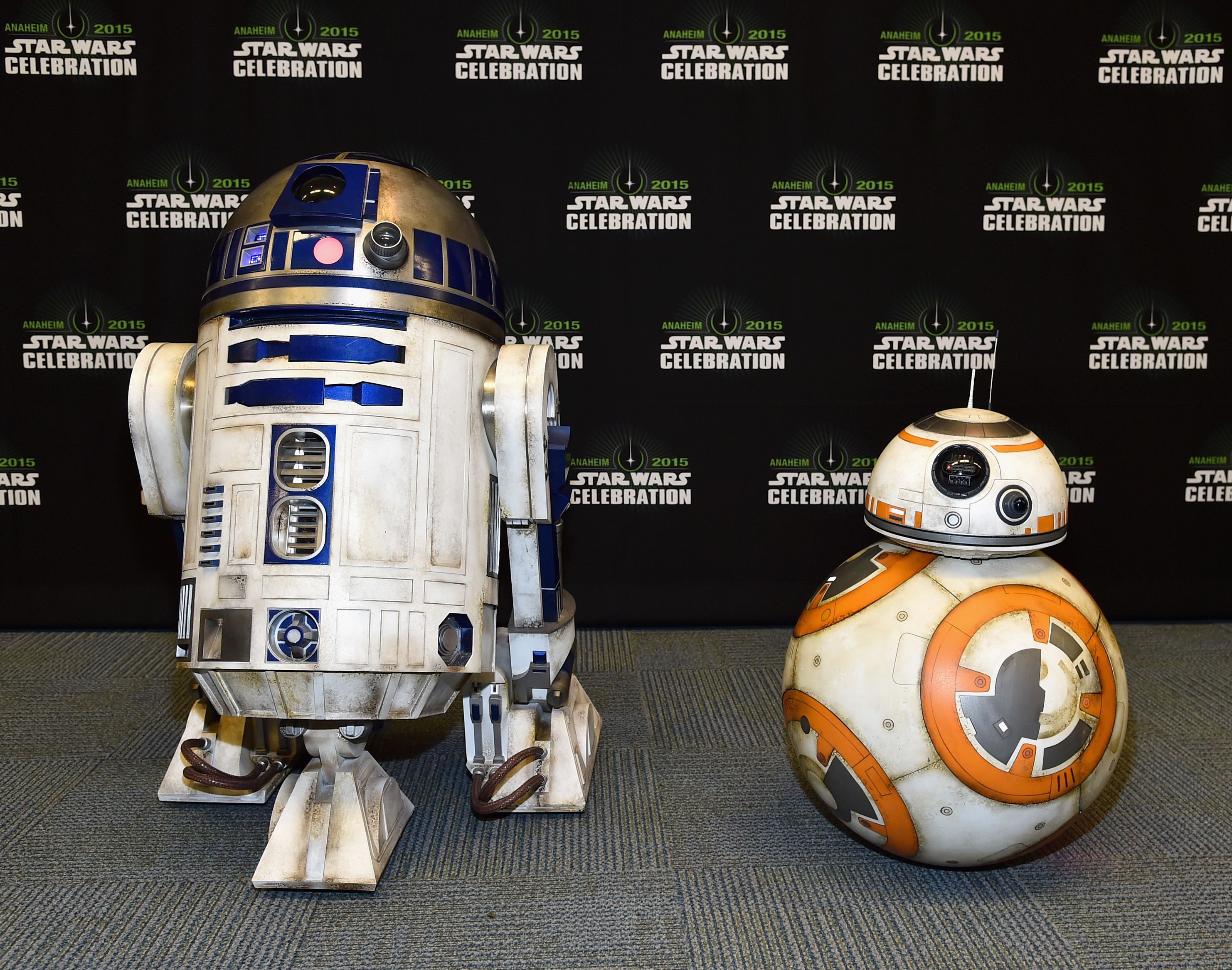 Star Wars Celebration Pictures Feature the Cast, New Droid, and More