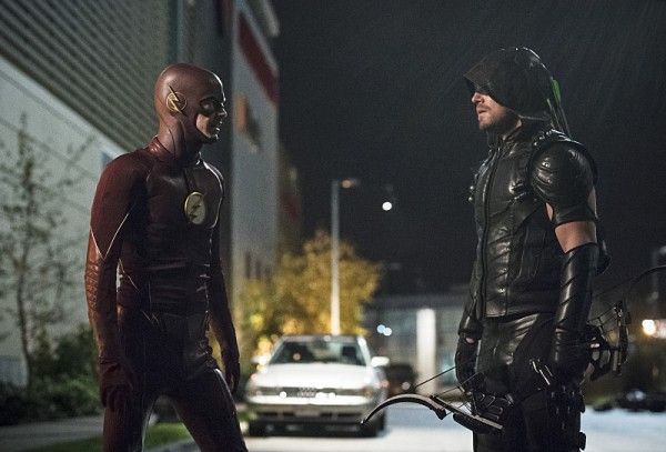 Arrow and Flash Crossover: 30 New Images Tease Reunions