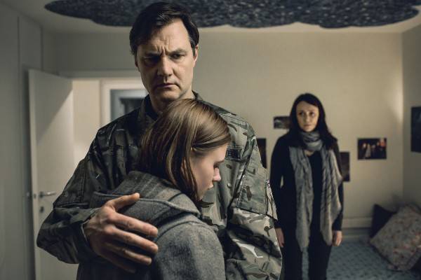 The Missing Season 2 Review: New Family, New Crime