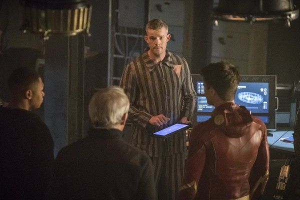 Crisis on Earth-X Images Reveal the CW Superhero Crossover