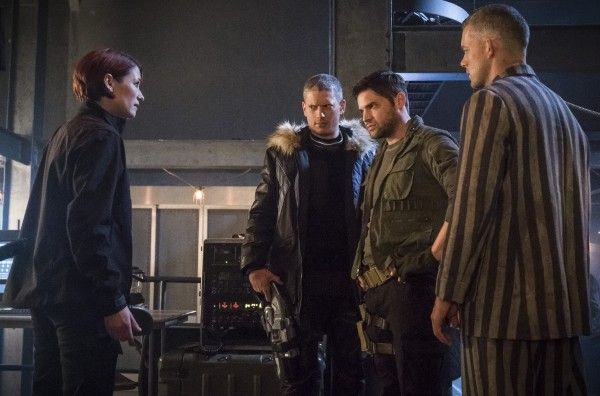 Crisis on Earth-X Images Reveal the CW Superhero Crossover