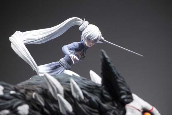 RWBY McFarlane Toys Statue: Weiss and Ruby Battle an Alpha Beowolf