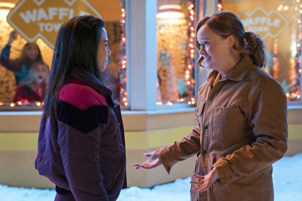Let It Snow Review: Netflix YA Christmas Movie Is Straight-Up Delightful