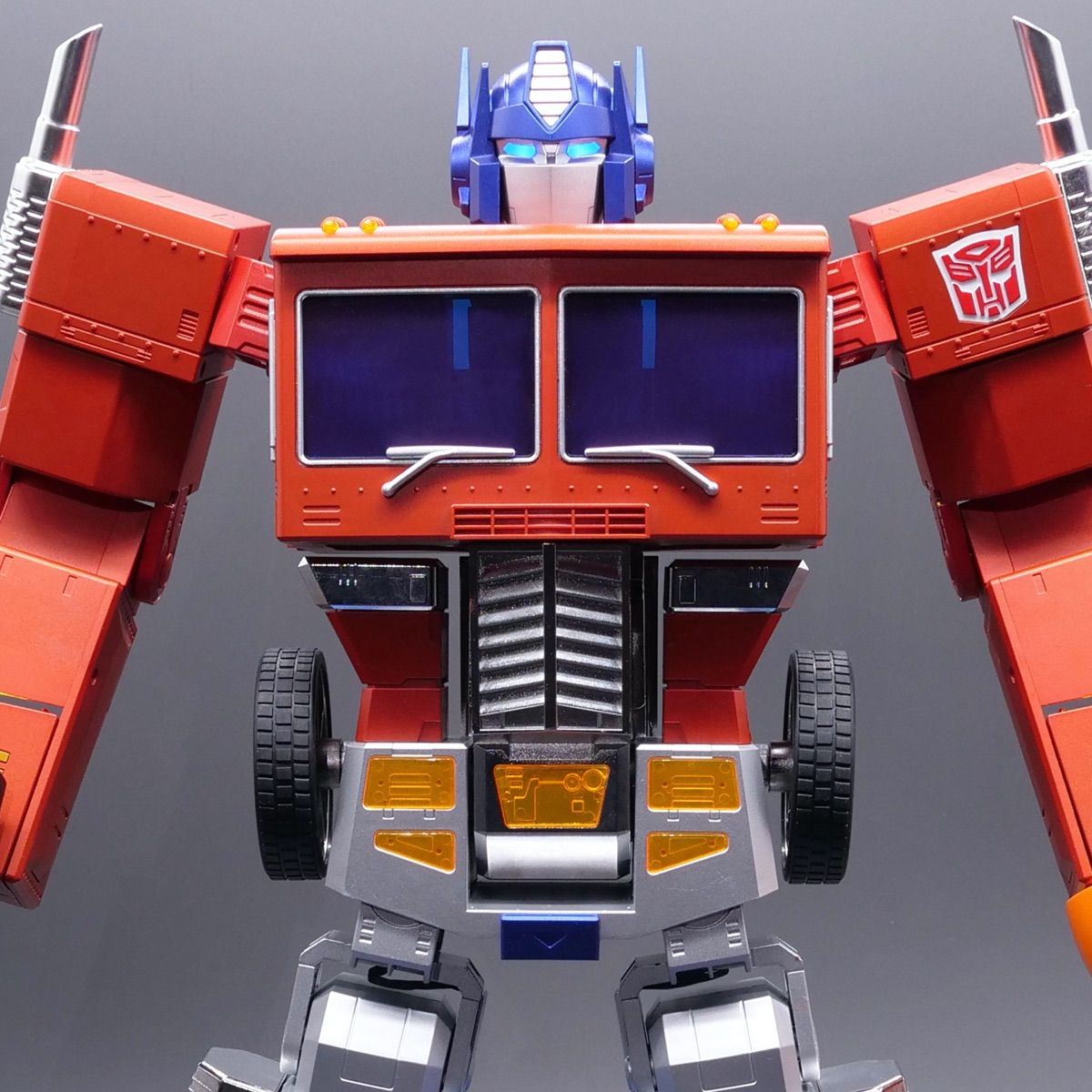 You Need to See This New Optimus Prime Figure That Can Self Transform