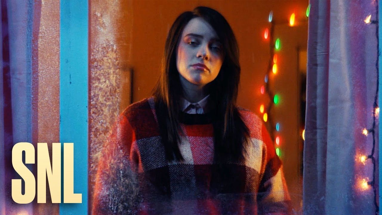 SNL: Lonely Christmas Sketch Turns Into a Horror Movie