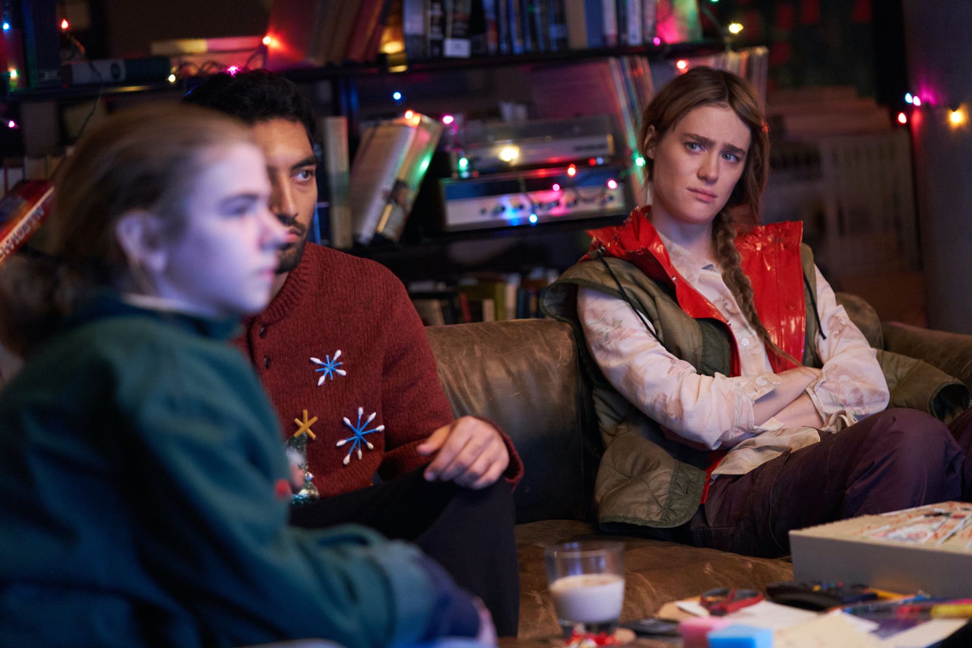 Station Eleven Ending: Mackenzie Davis Reveals Original Version of THAT ...