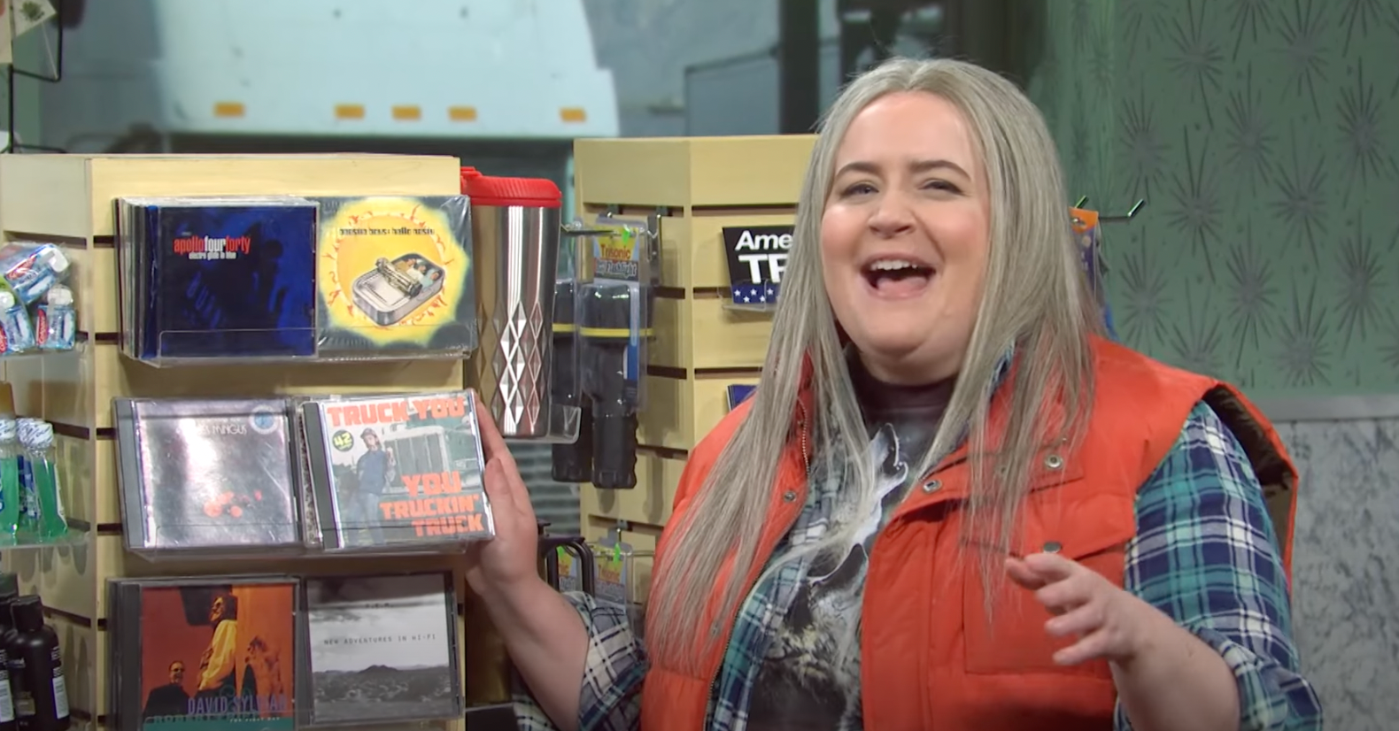 SNL: Jake Gyllenhaal Croons Questionable Trucking Tunes