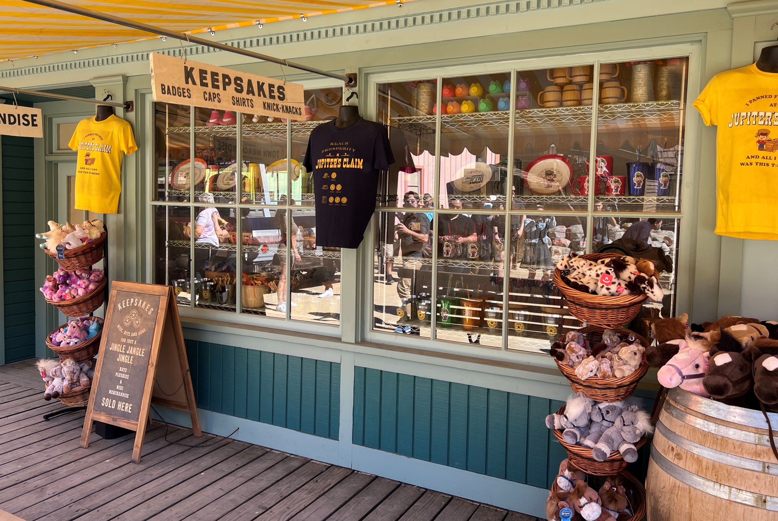 NOPE: Jupiter's Claim Attraction Images From Universal Studios Hollywood