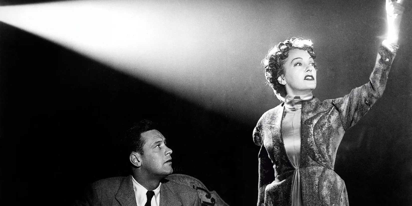 8 Reasons Why 'Sunset Boulevard' is The Best Film Noir of All Time