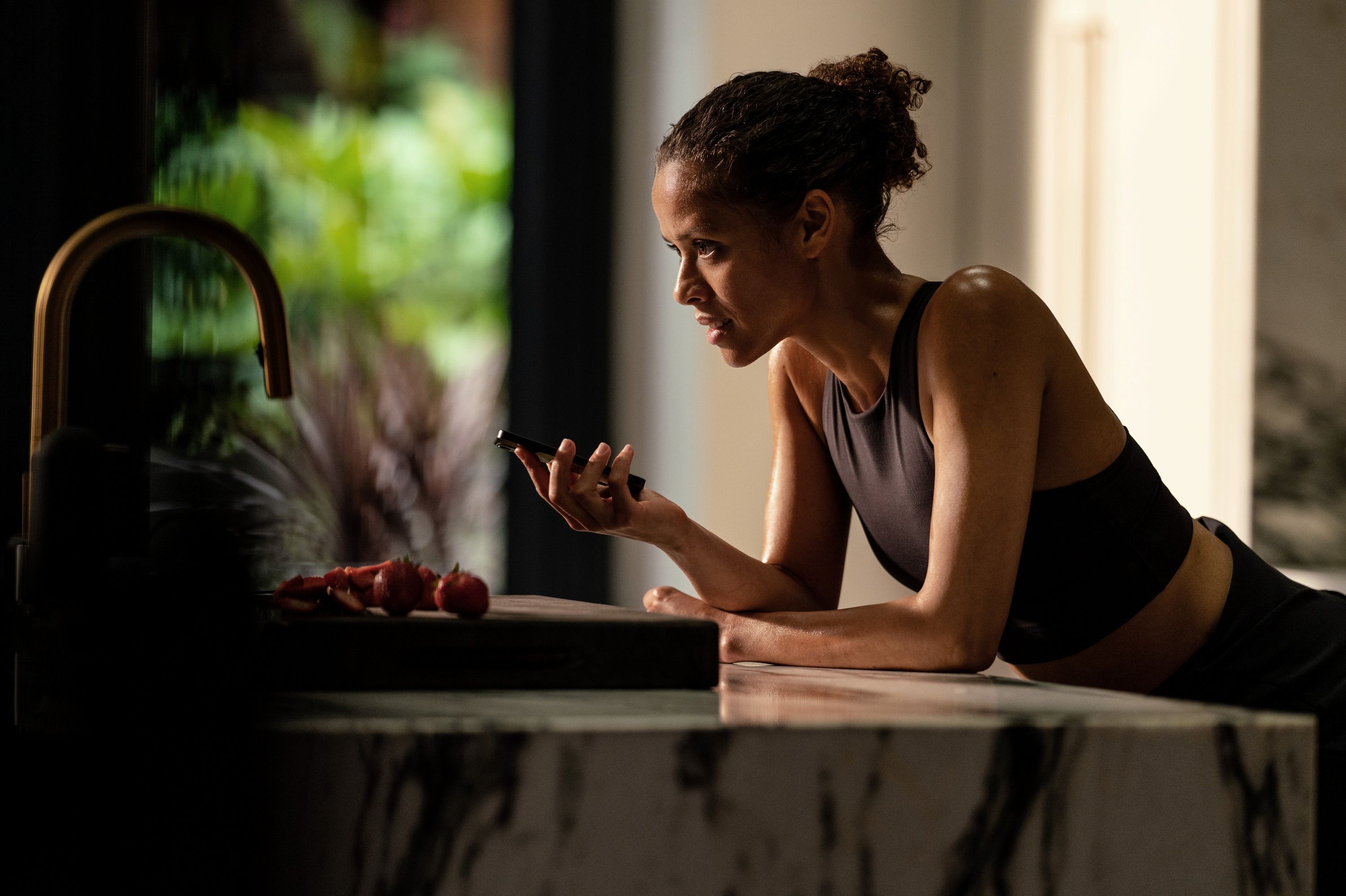 Surface: Gugu Mbatha-Raw & Oliver Jackson-Cohen on the Reveals & Intrigue