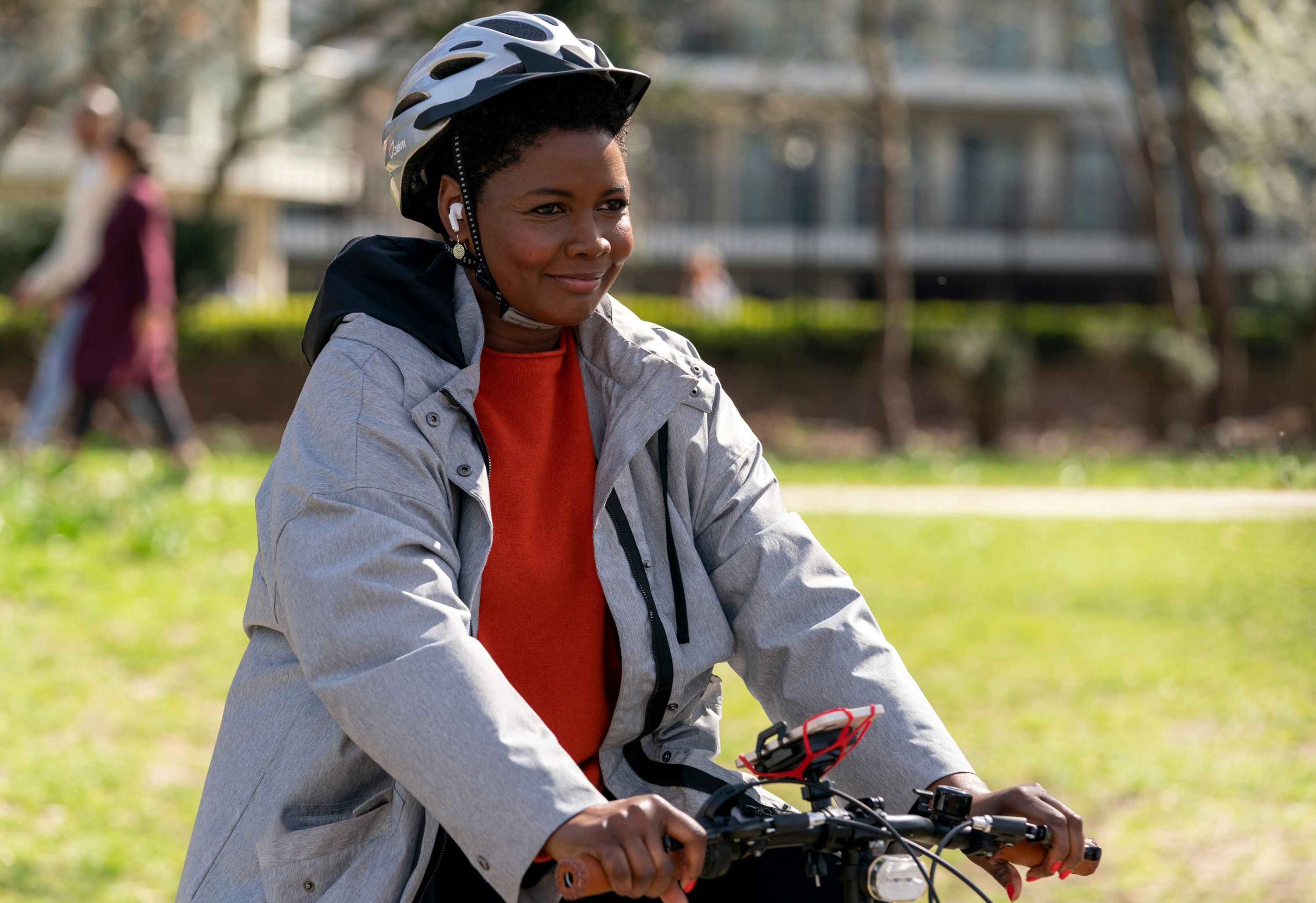 Ted Lasso: Sarah Niles on Her Emmy Nomination, Jason Sudeikis & The Sandman