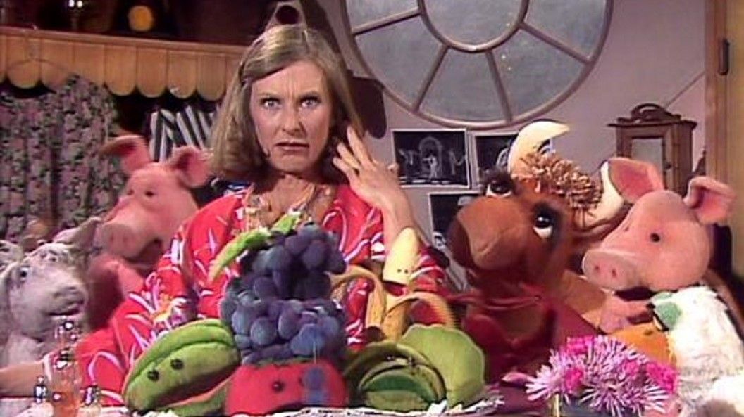 The Muppet Show's Best Guests From Elton John to Carol Burnett