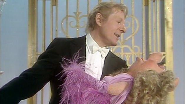The Muppet Show's Best Guests From Elton John to Carol Burnett