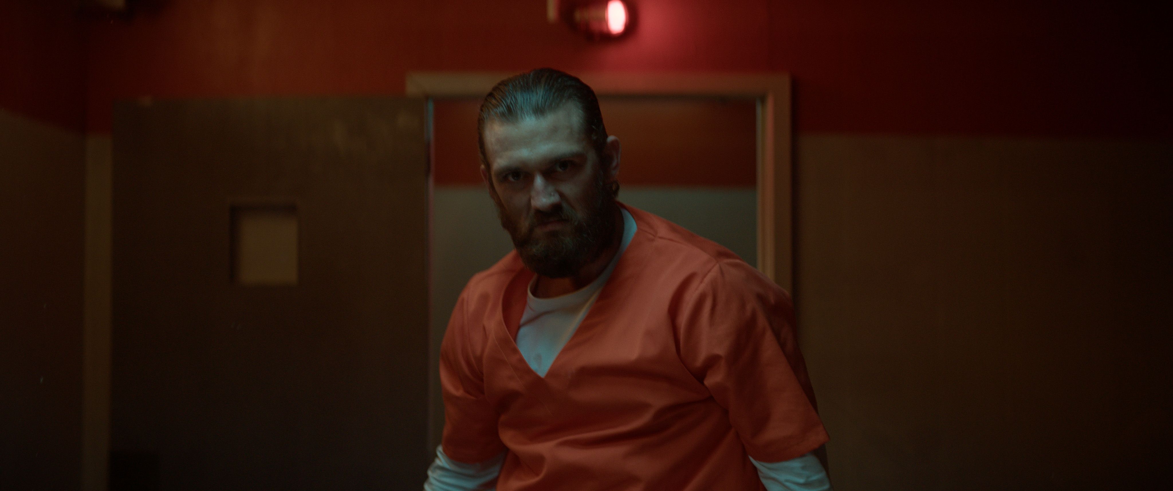 Infernal Machine Clip: Guy Pearce Discovers He Has a Creepy Stalker