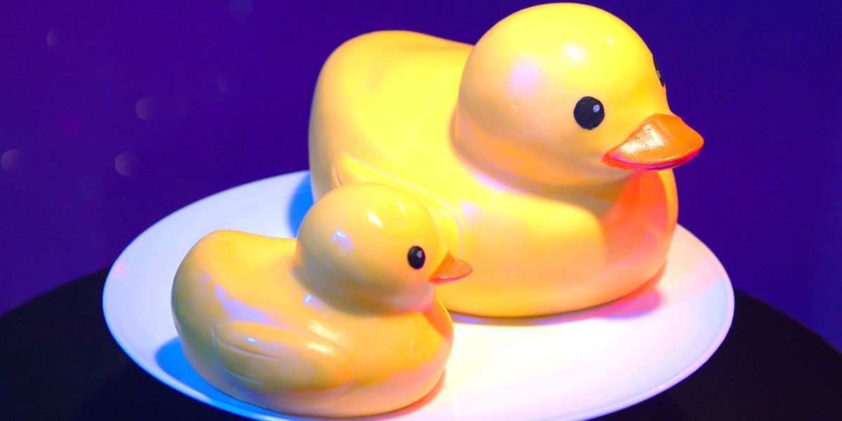 'Is It Cake?": The 10 Most Realistic Cakes, According to Reddit