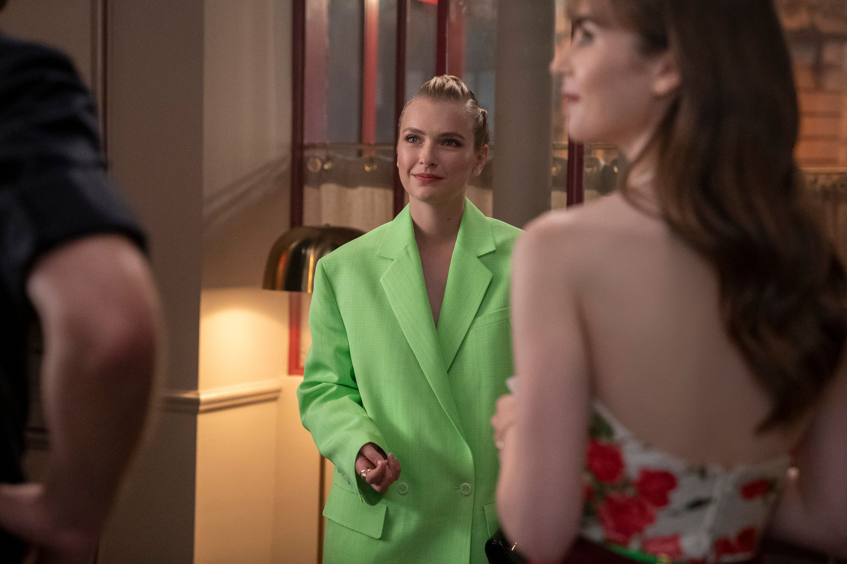 Emily In Paris Season 3 Ending Explained Not What Youd Expect