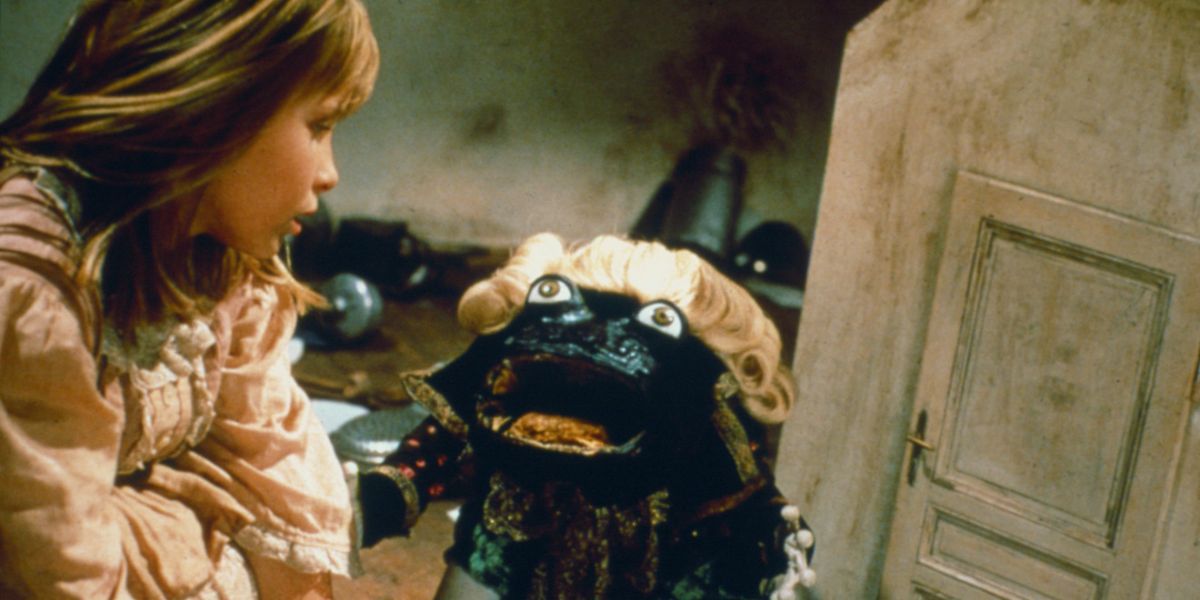 1988's Alice Is a Terrifying Stop-Motion Alice in Wonderland Adaptation