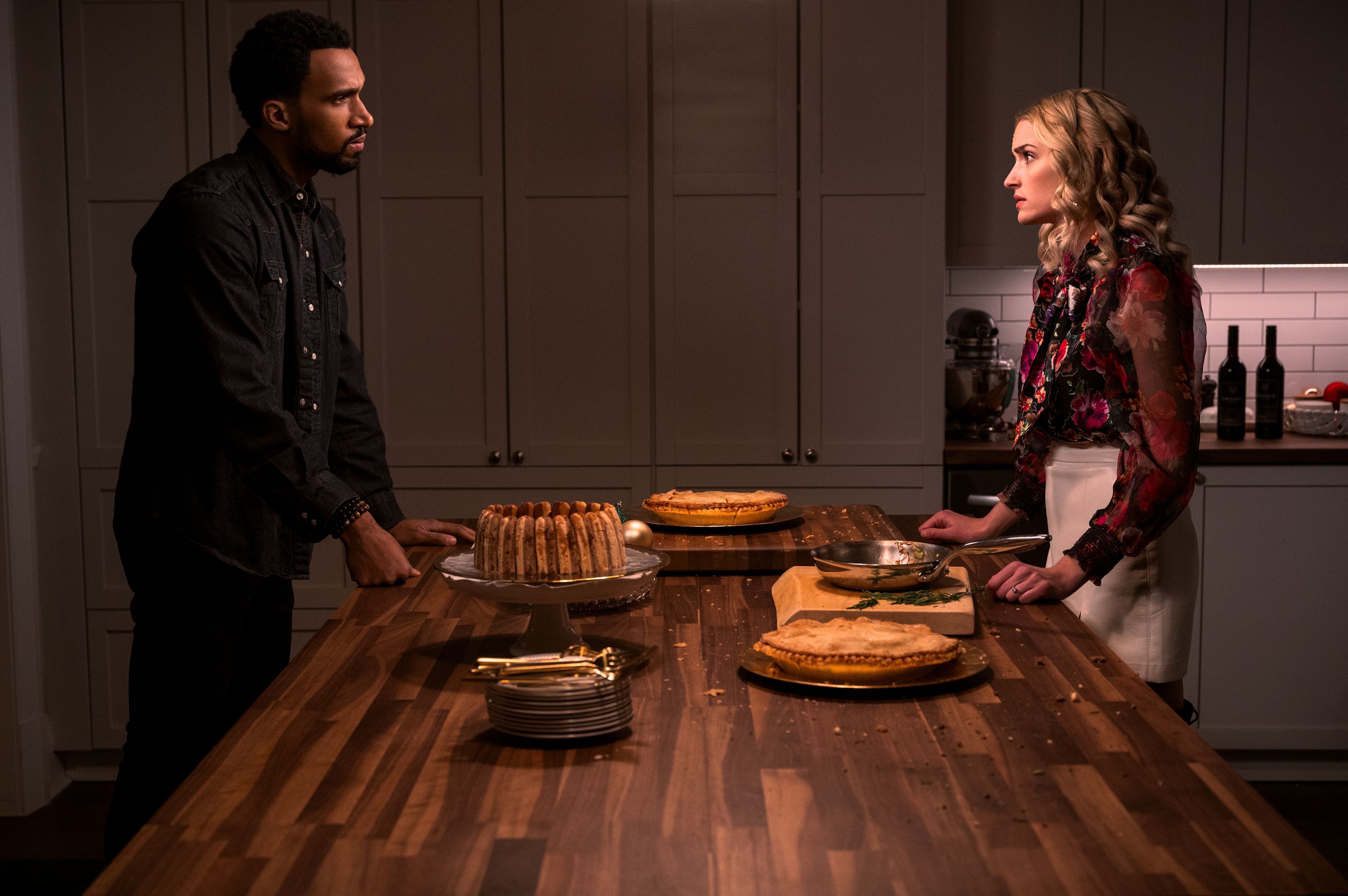 Ginny & Georgia Season 2 Images Tease Love Triangles & Reunions