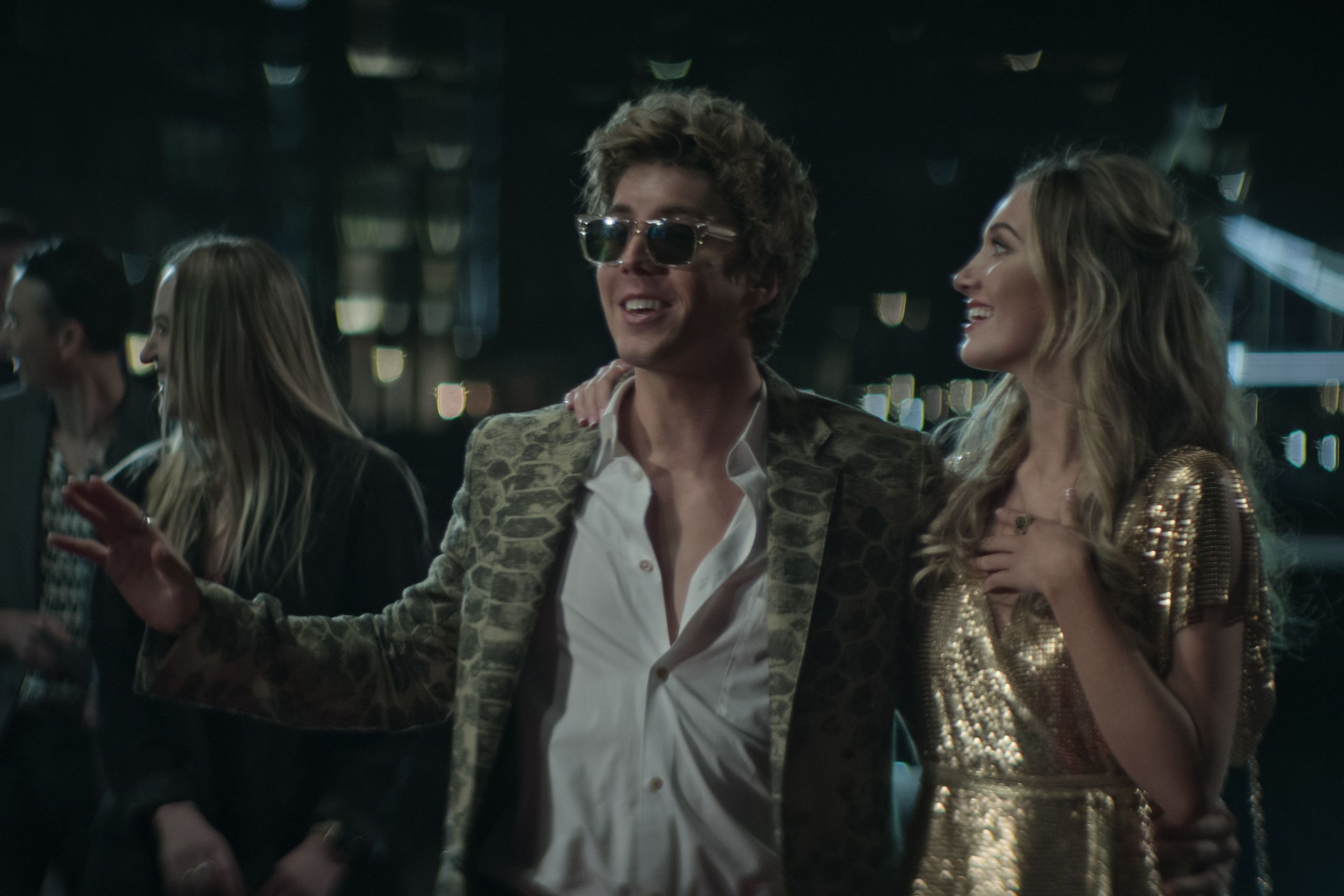 You Season 4 Teaser: Everyone Is a Suspect