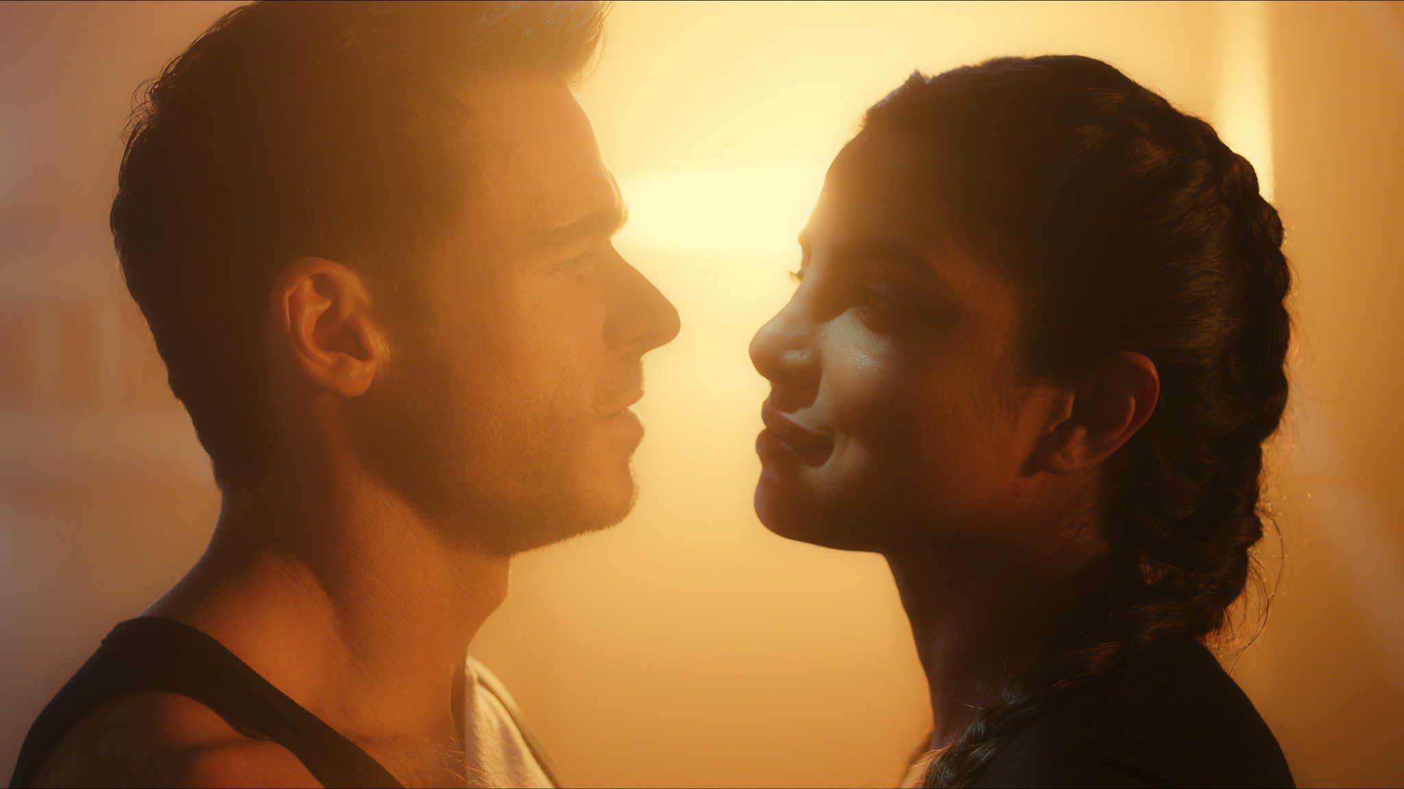 ‘citadel Images Priyanka Chopra Jonas And Richard Madden In Action Thriller