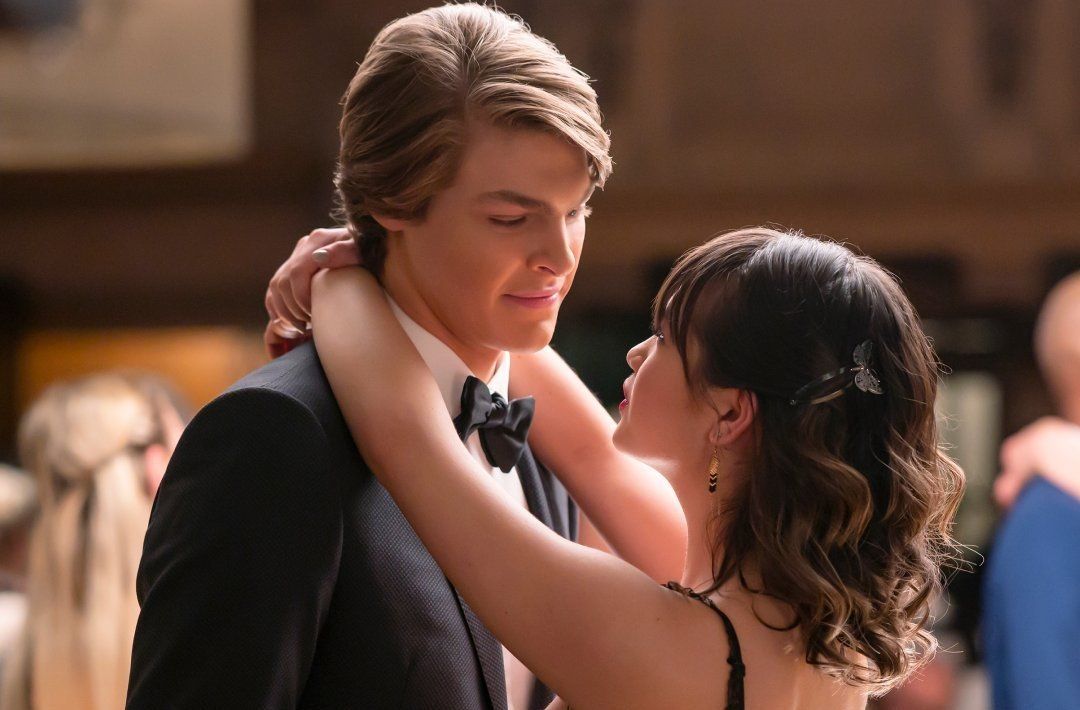 'Prom Pact' Featurette Reveals the '80s Movies Referenced in the Rom-Com