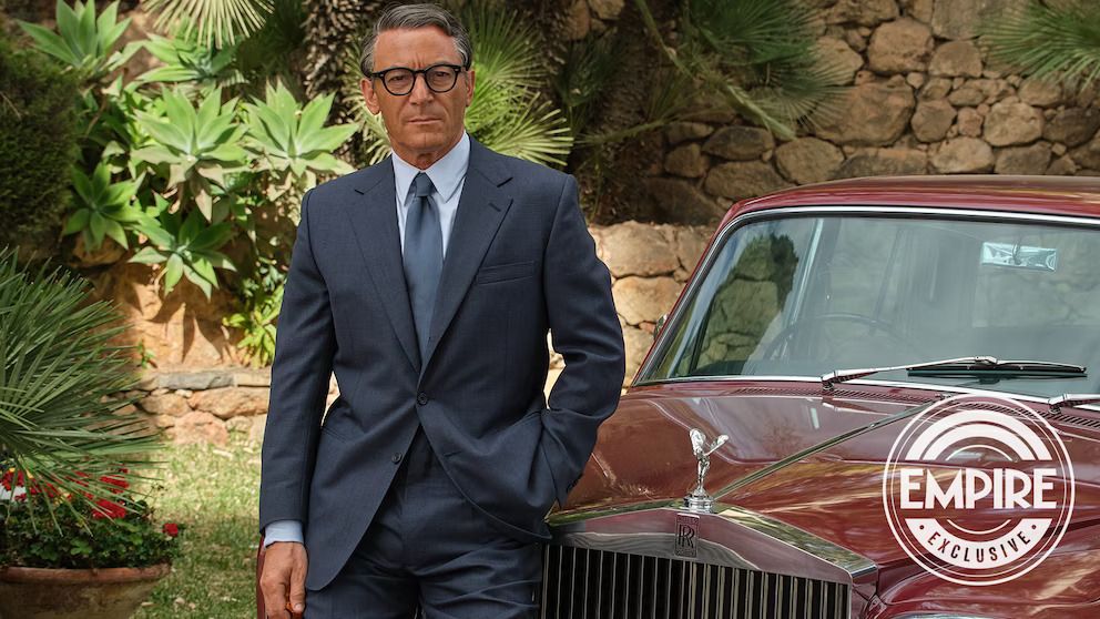 Jason Isaacs Embodies Cary Grant in 'Archie' Image