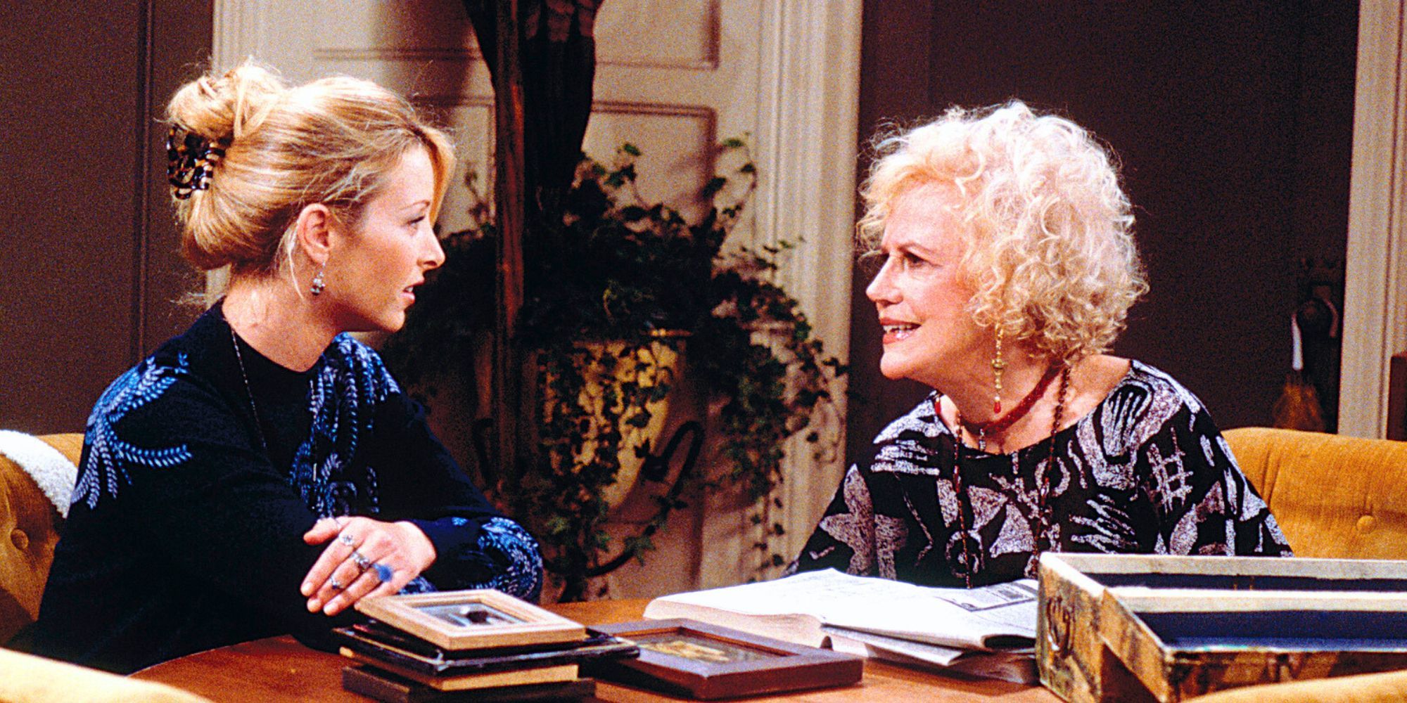 10 Sitcom Legends Who Guest Starred On 'Friends'