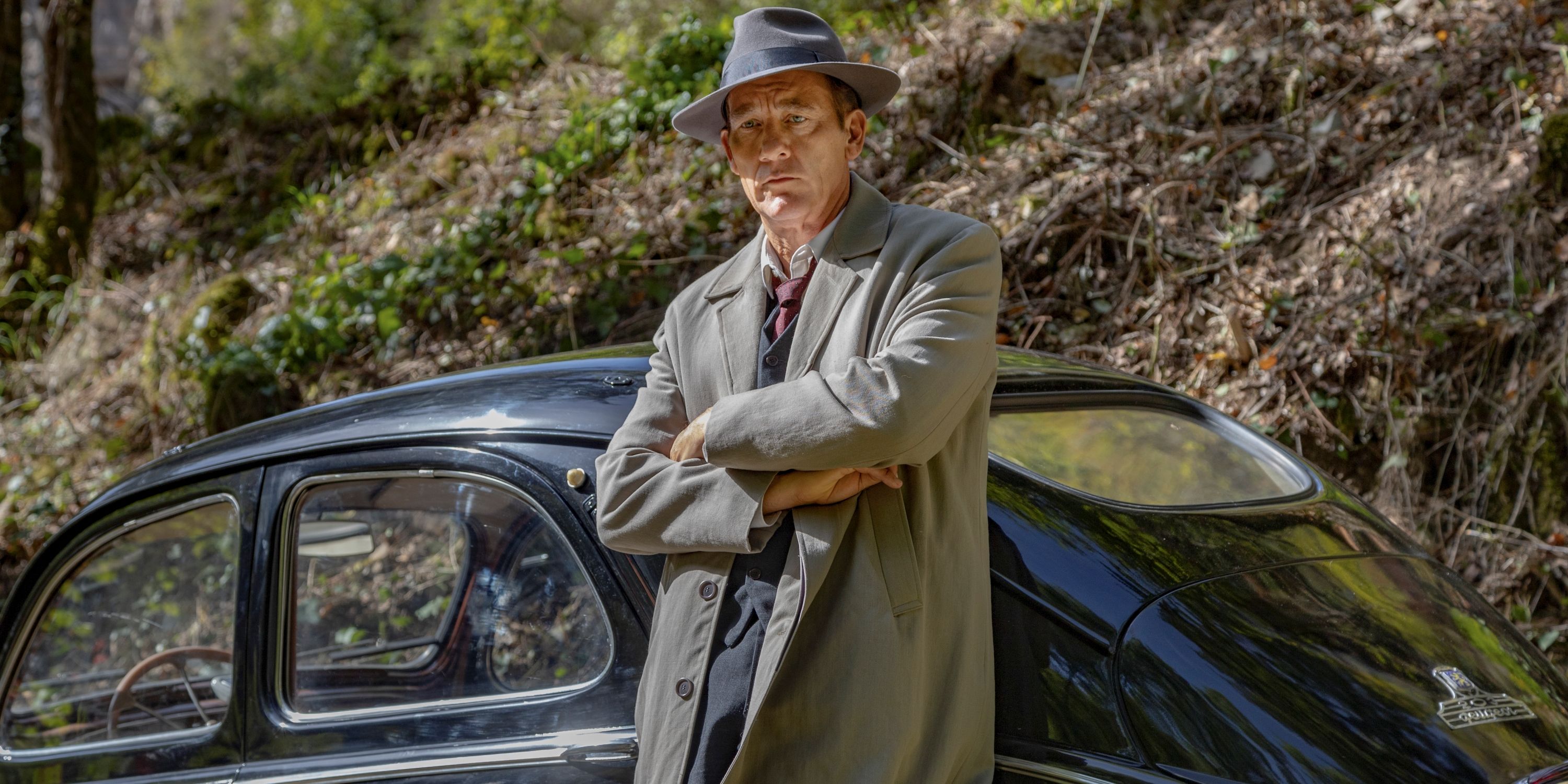 Clive Owen Drowned in Humphrey Bogart for His Role in ‘Monsieur Spade’