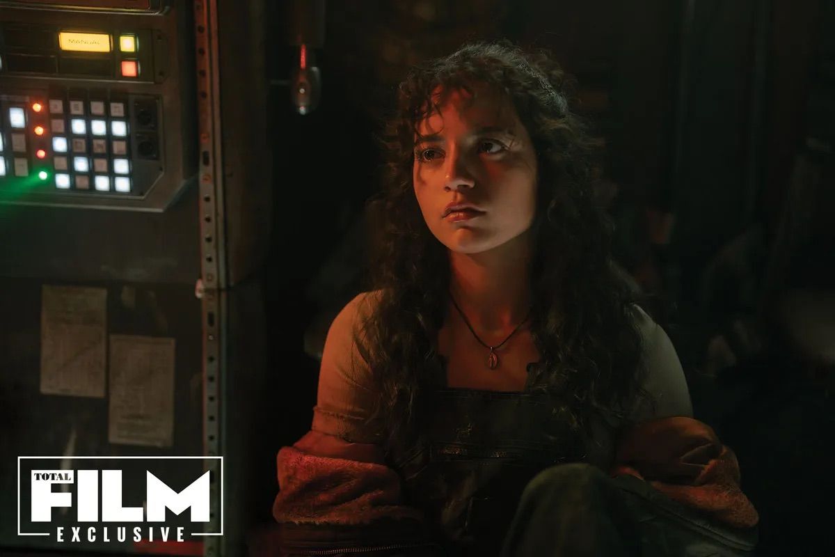 Isabela Merced Gives Up Hope in New 'Alien: Romulus' Image