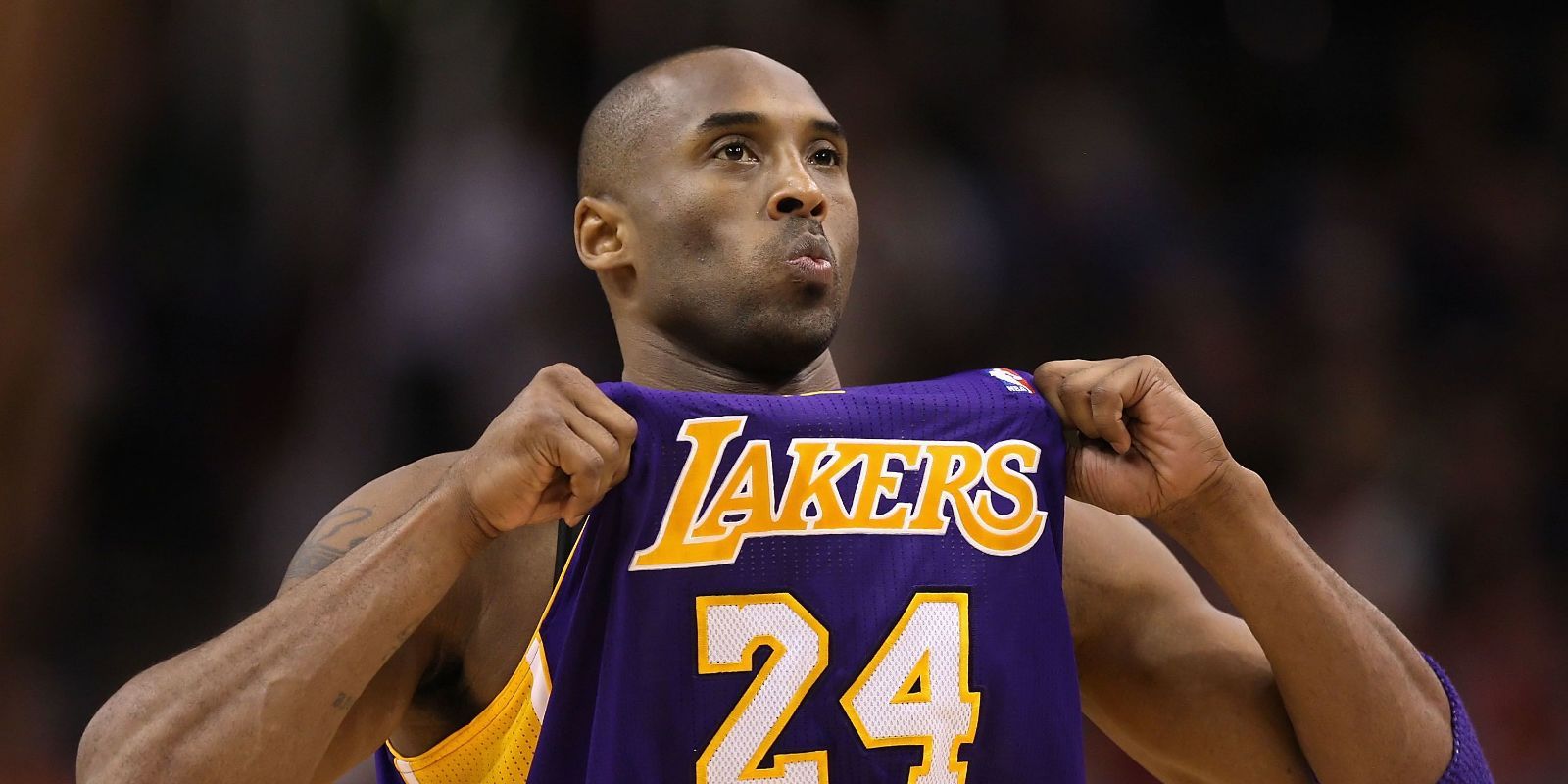 Kobe Bryant Said This Legendary Singer Is “Top of the Game” and He’s ...