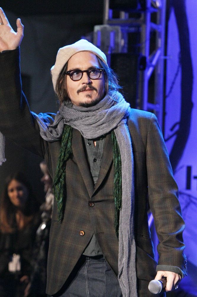 Photos from the ALICE IN WONDERLAND Ultimate Fan Event