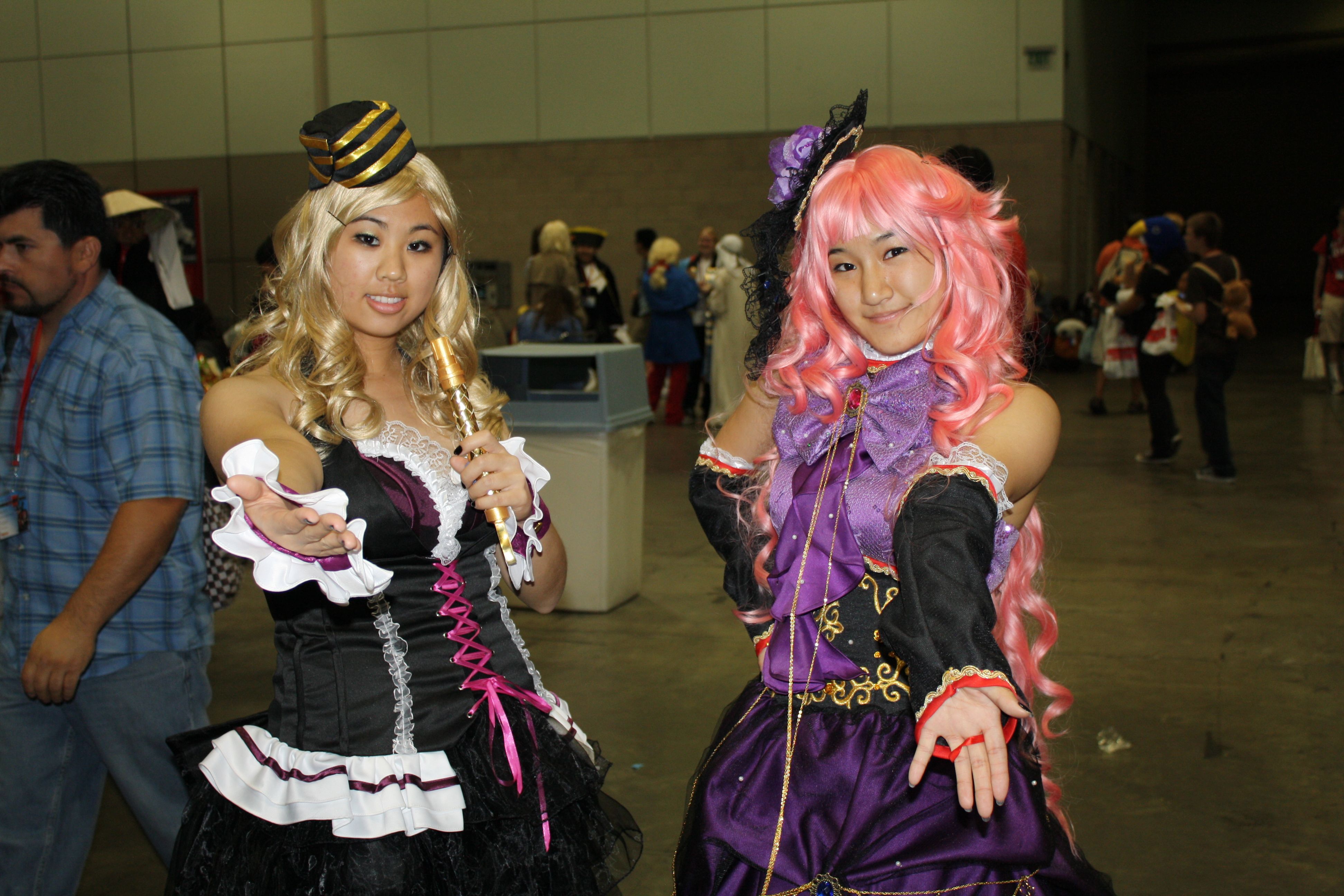 Anime Expo 2010 Cosplay Images Pictures; People in Costumes Convention ...
