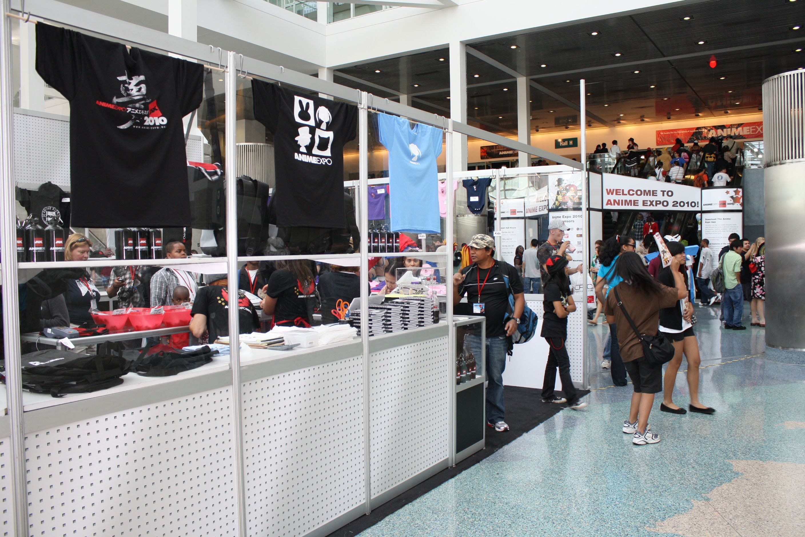 Anime Expo 2010 Cosplay Images Pictures; People in Costumes Convention ...