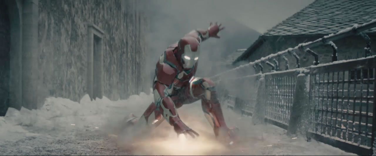 Avengers 2 Trailer Screengrabs Feature Ultron and Hulk