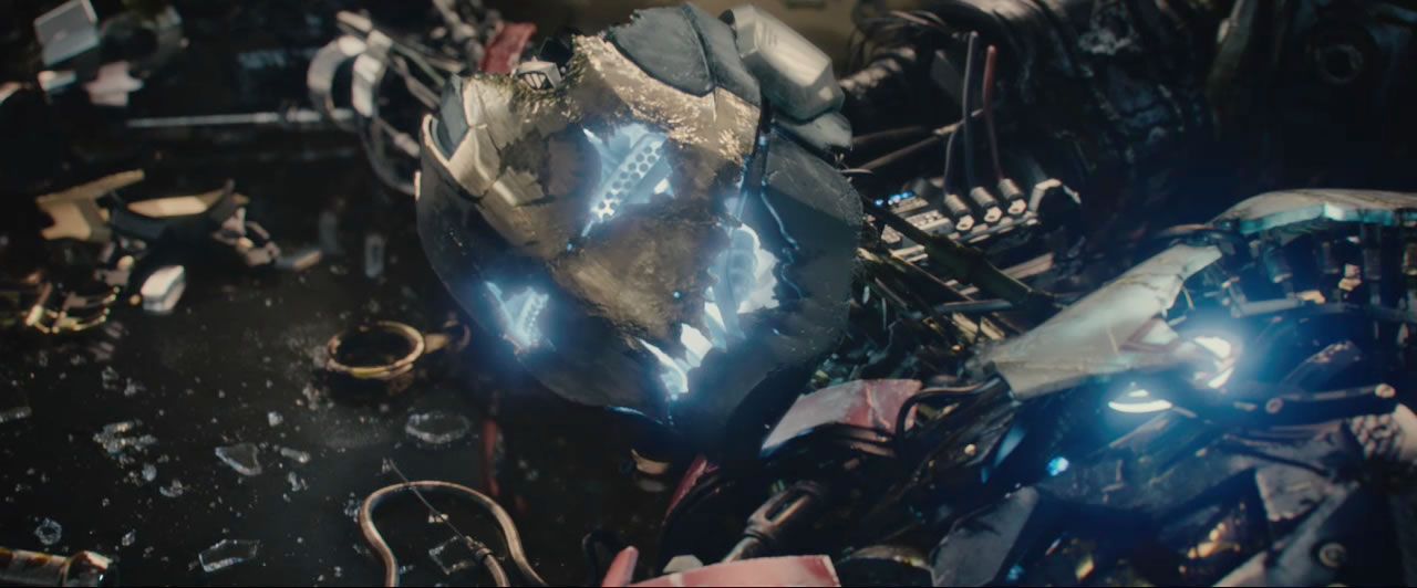 Avengers 2 Trailer Screengrabs Feature Ultron and Hulk
