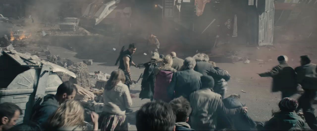 Avengers 2 Trailer Screengrabs Feature Ultron and Hulk