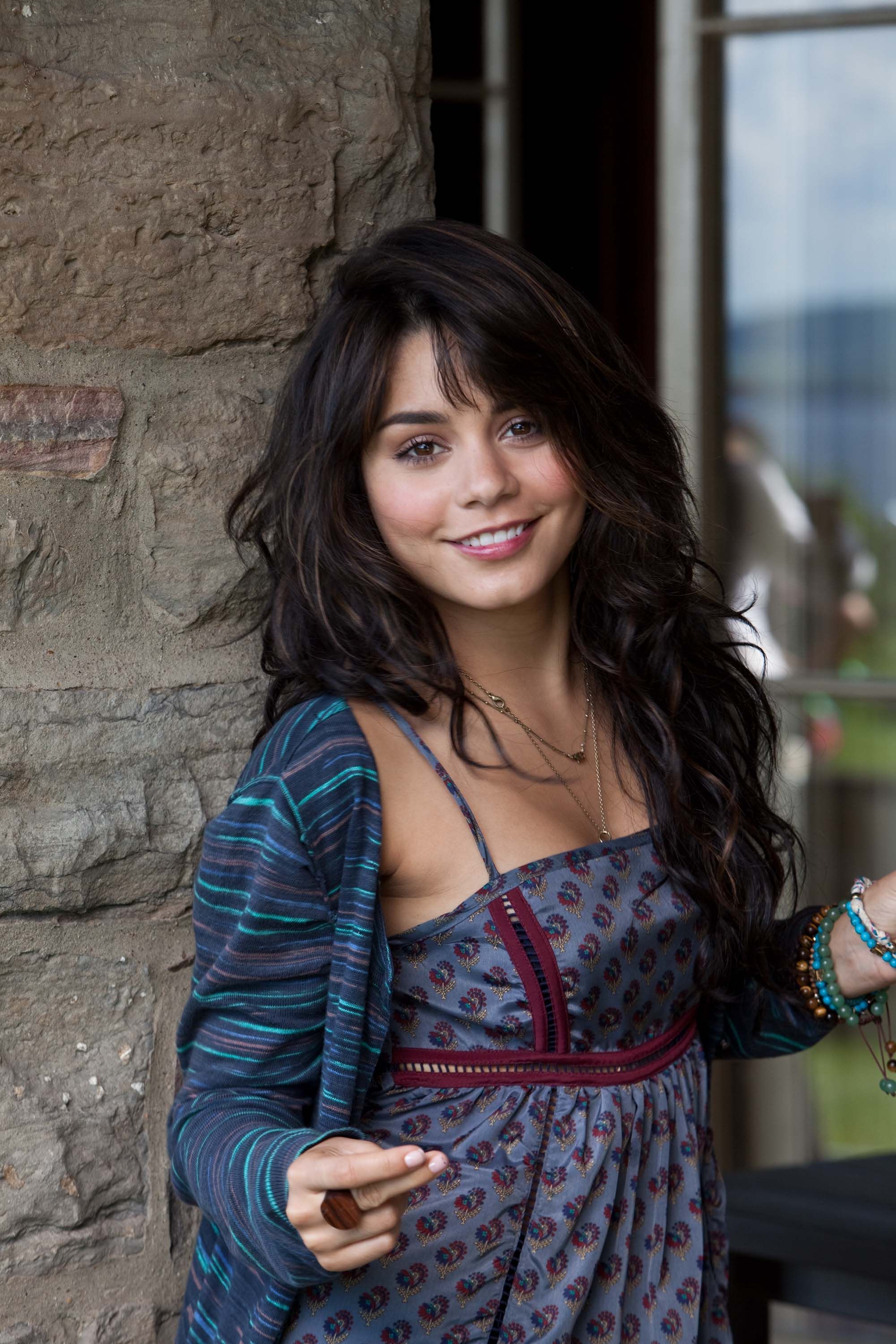 BEASTLY Trailer Starring Alex Pettyfer and Vanessa Hudgens
