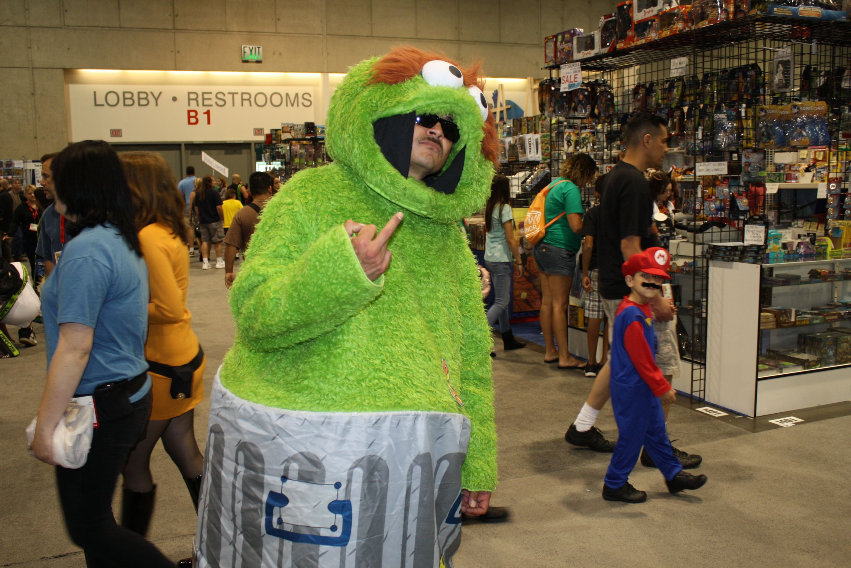 Costumes and Cosplay at Comic-Con 2010; Over 80 Pictures of People in ...