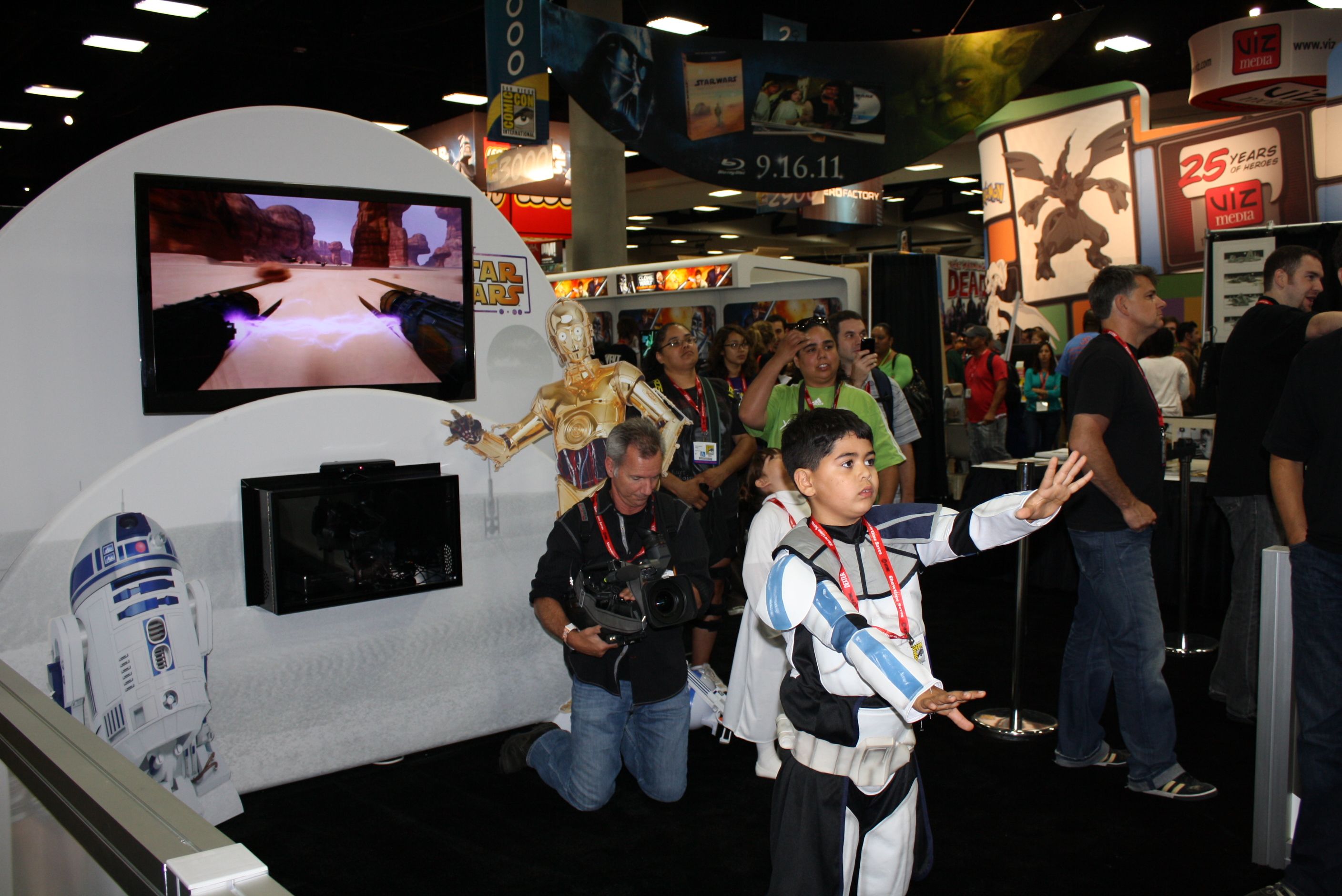 70 Images From Comic-Con Preview Night Including MIB3, GHOST RIDER 2 ...