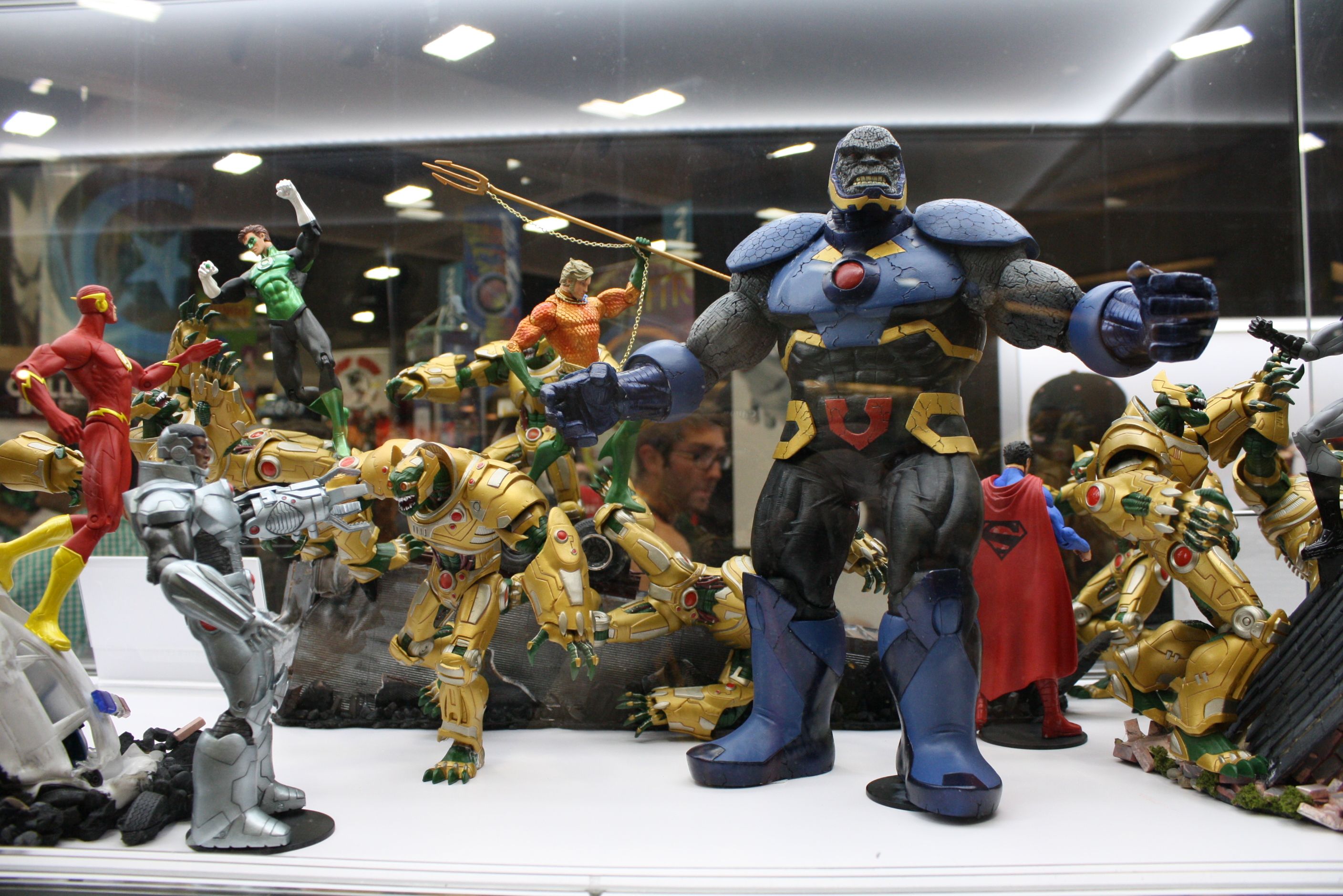 Comic-Con Images From the Convention Floor; Includes IRON MAN 3, STAR ...