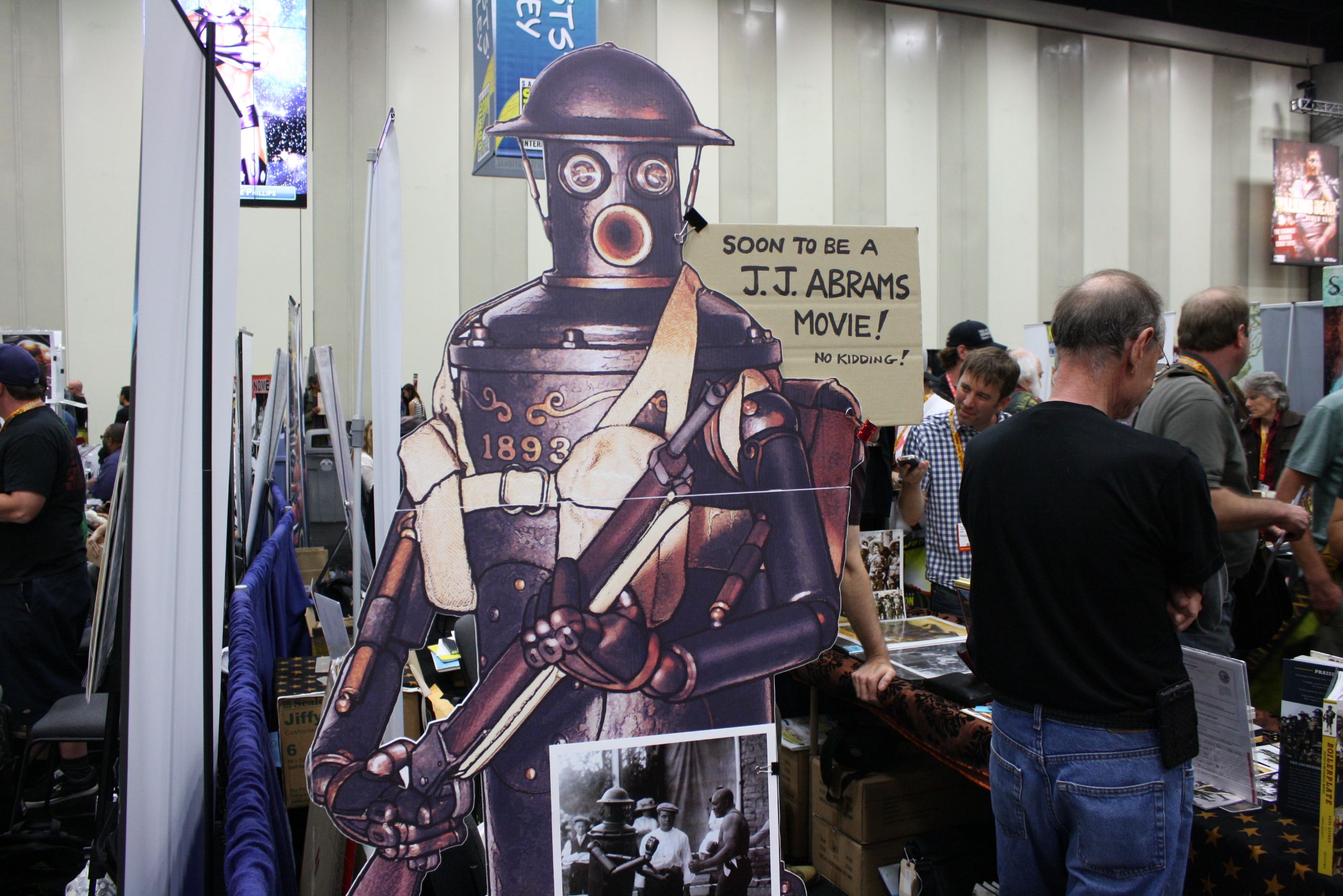 Comic-Con Images From the Convention Floor; Includes IRON MAN 3, STAR ...