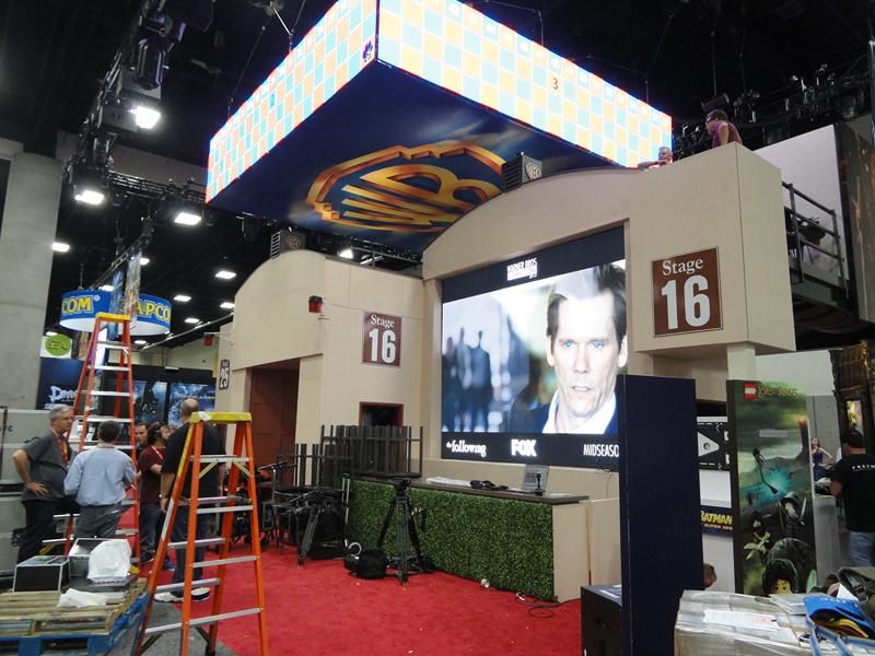 Comic Con Images of the Convention Floor Including IRON MAN 3, THE ...