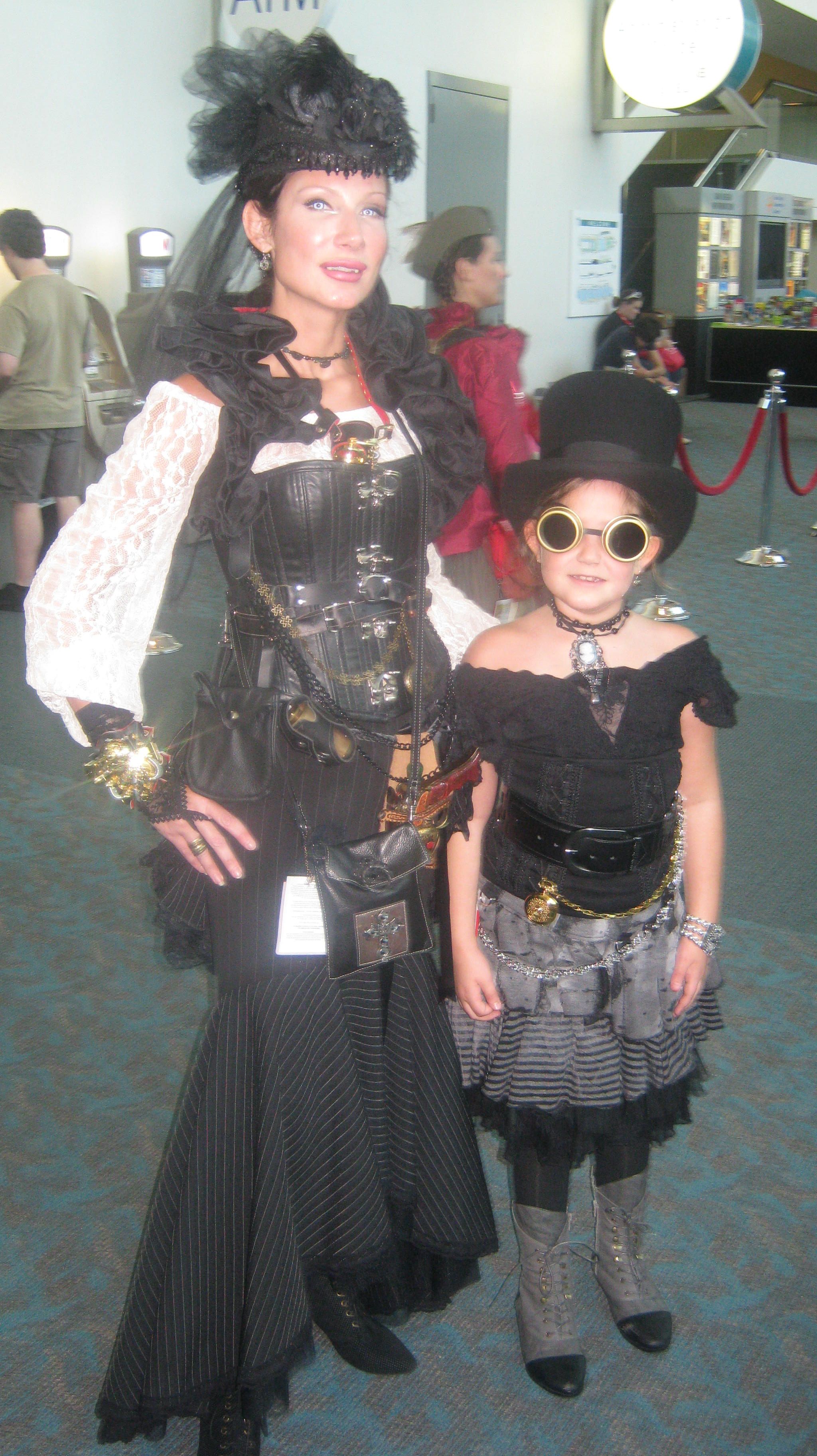Costumes and Cosplay at Comic-Con 2010; Over 80 Pictures of People in ...