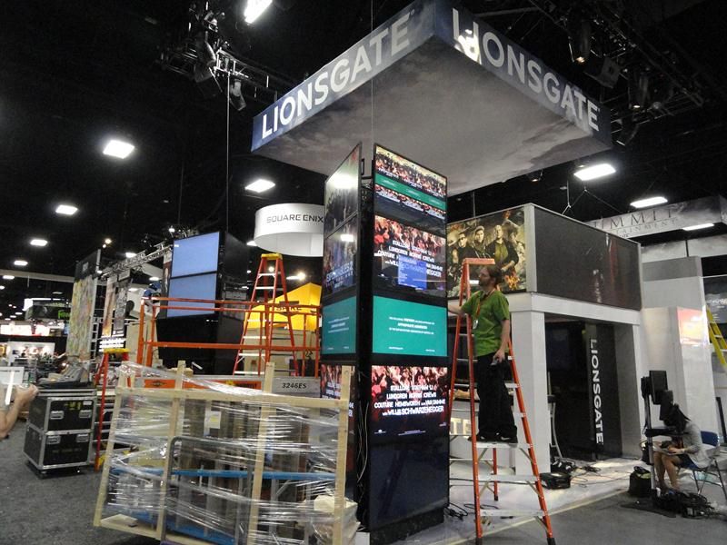 Comic Con Images of the Convention Floor Including IRON MAN 3, THE ...