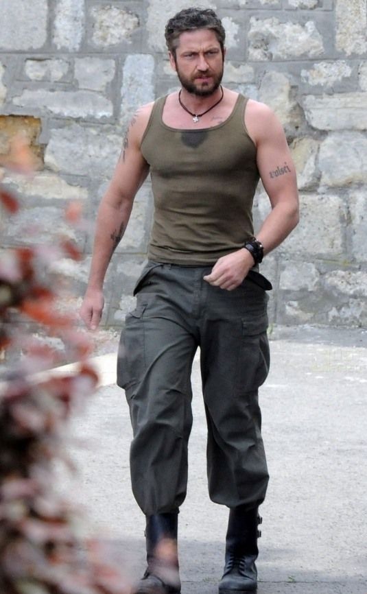 New Images from CORIOLANUS Starring Ralph Fiennes and Gerard Butler