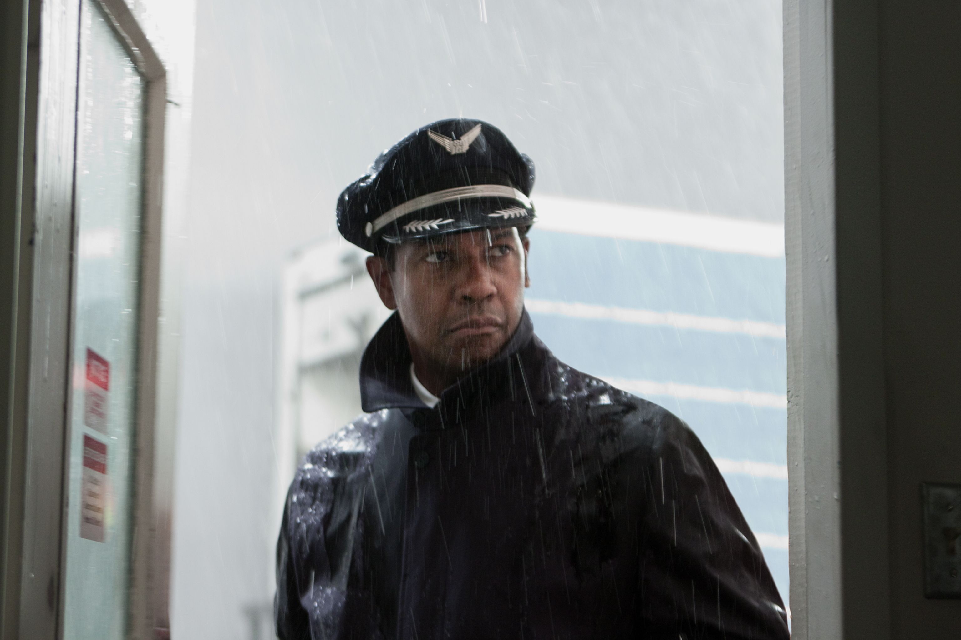 FLIGHT Images Featuring Denzel Washington, Don Cheadle, and John Goodman