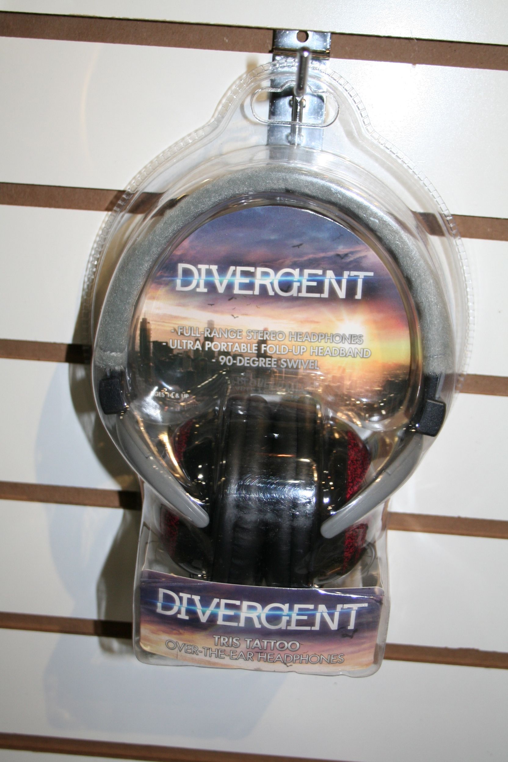 Pictures of the NECA Toys/Action Figures for DIVERGENT, PACIFIC RIM ...