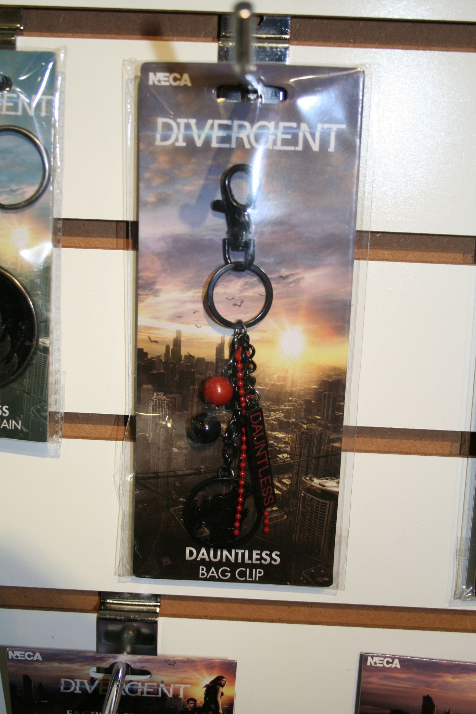 Pictures of the NECA Toys/Action Figures for DIVERGENT, PACIFIC RIM ...