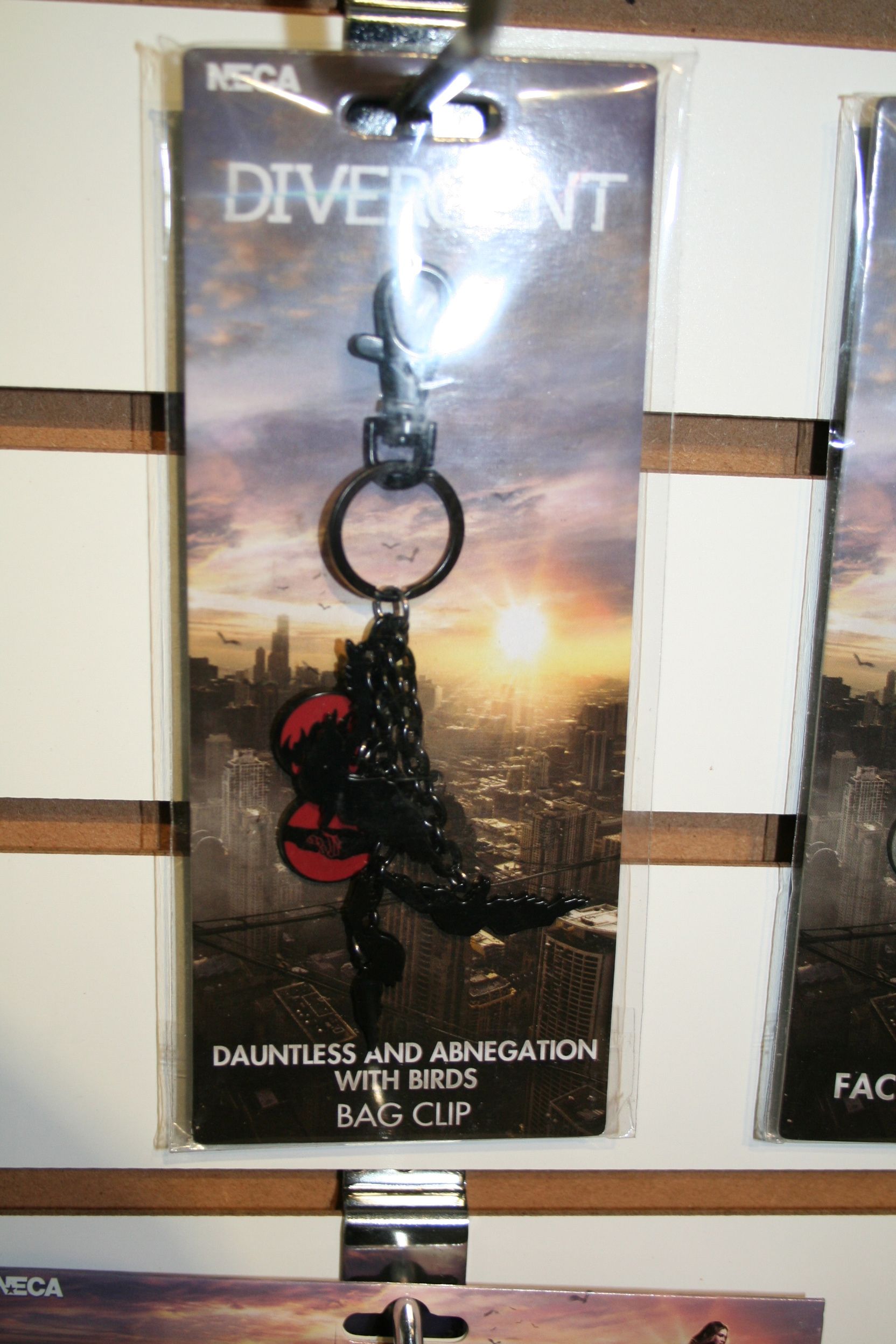 Pictures of the NECA Toys/Action Figures for DIVERGENT, PACIFIC RIM ...