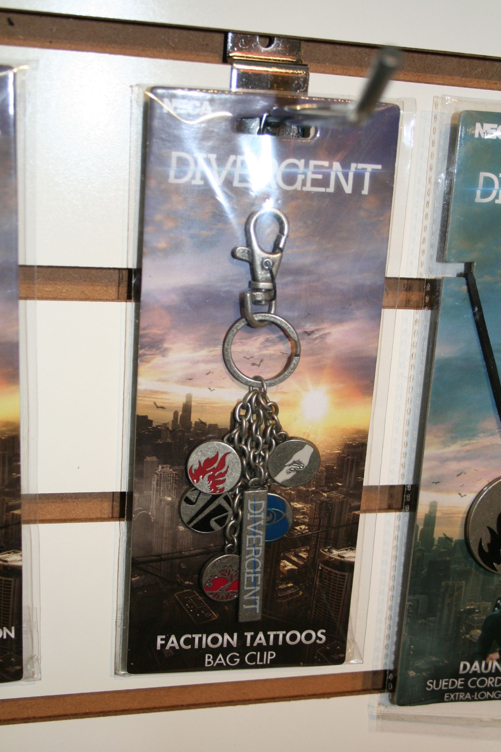Pictures of the NECA Toys/Action Figures for DIVERGENT, PACIFIC RIM ...
